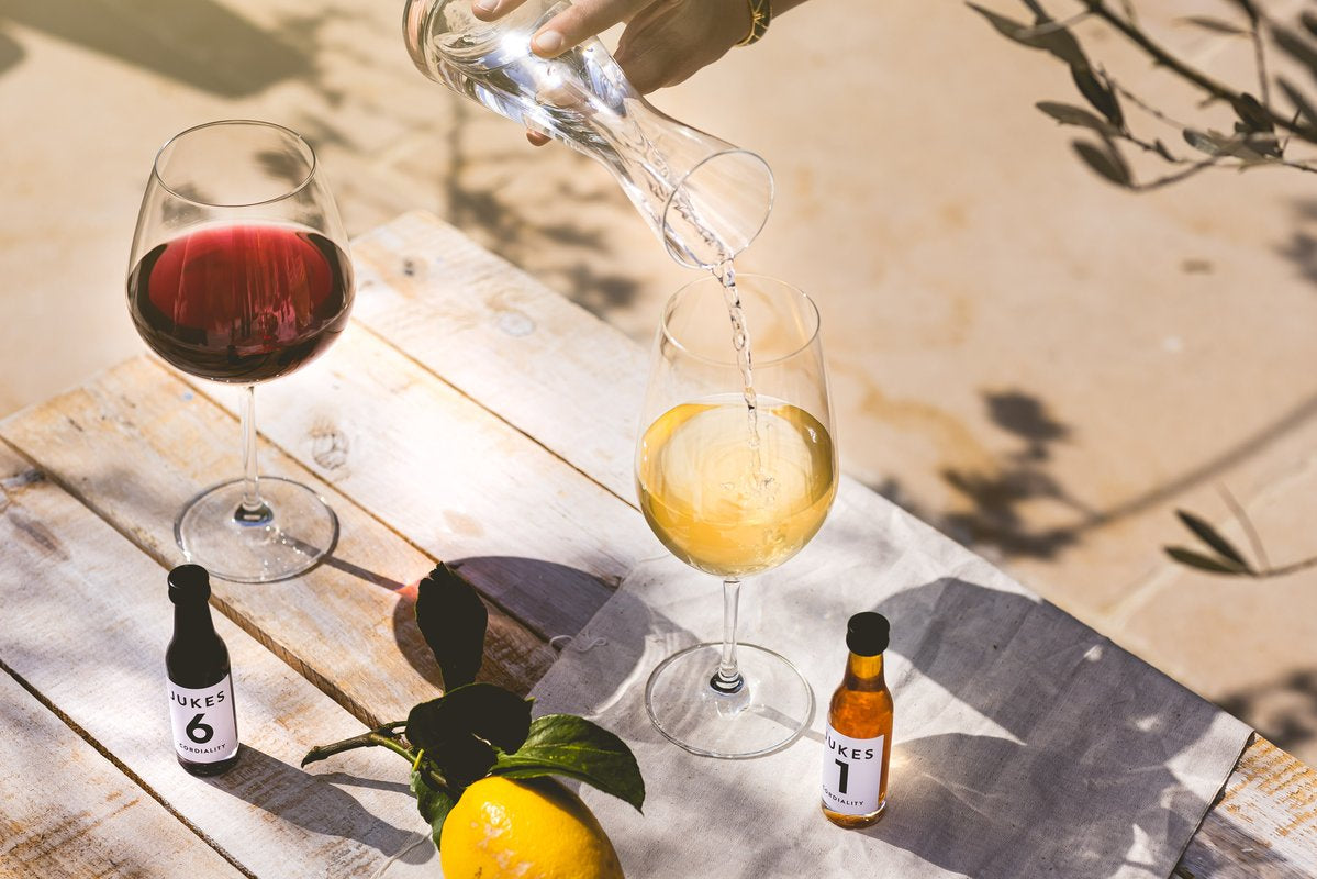 Jukes Cordialities – Sipple